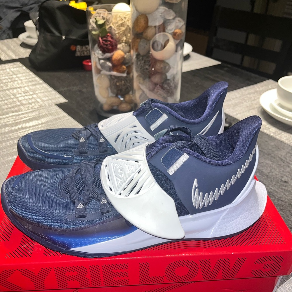 Kyrie 3 Low "Navy Blue" (Box Included) - Gem